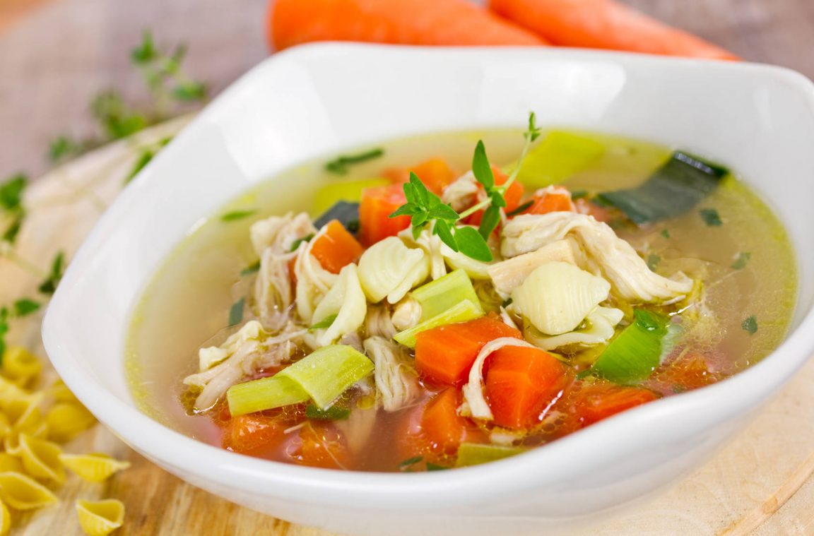 4 sposoby na klarowny rosół - praktyczne porady | Garneczki.pl - blog