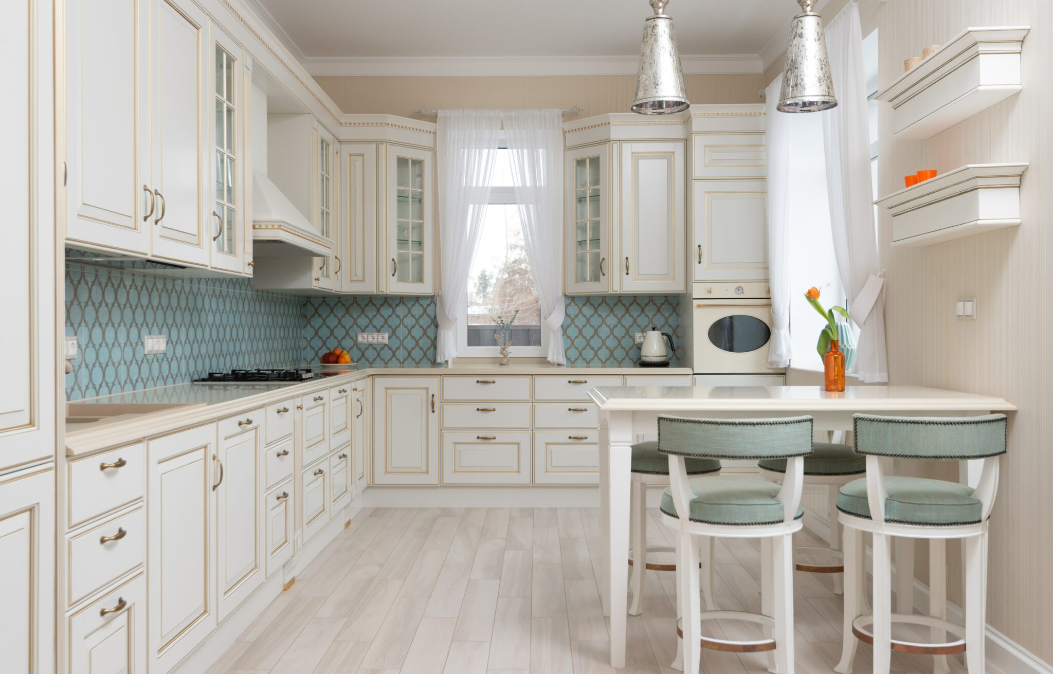 Styl Hampton, czyli kuchnia w kojących barwach. Jak ją urządzić ...